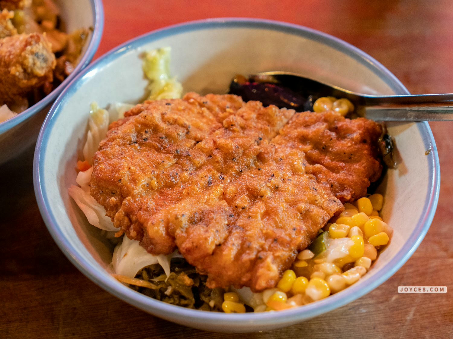 東道飲食亭｜古早味排骨飯，還有香酥雞腿飯，酥香美味！三峽老街美食 – 喬伊斯洛伐克。任意門